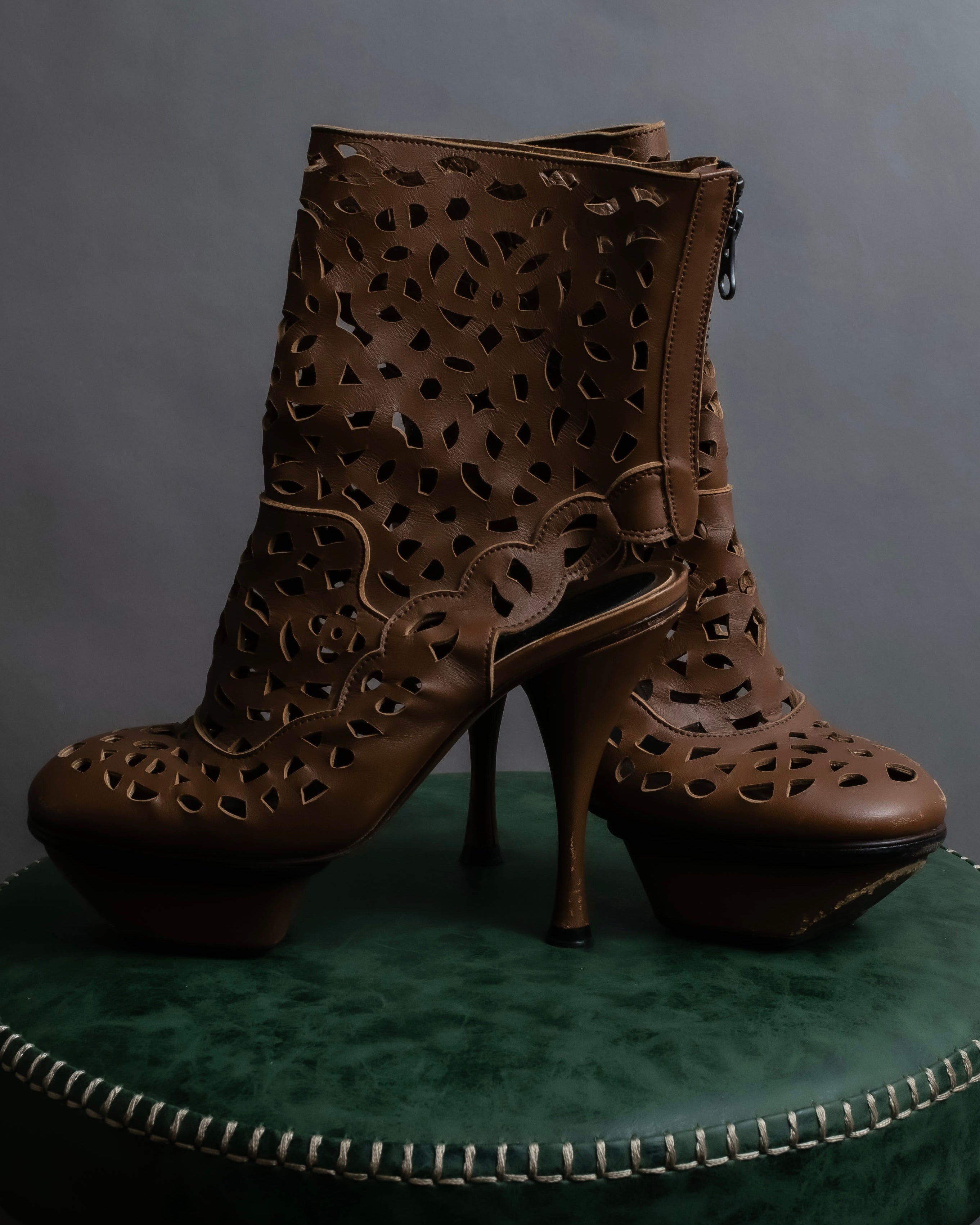 "MARNI" Geometric cut heel leather boots – MOOD